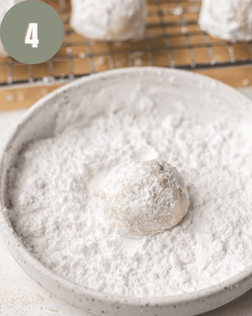 Snowball Cookies (Russian Tea Cakes) - Bake & Bacon
