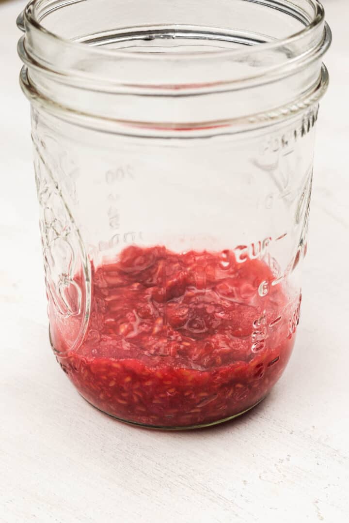 Raspberry Overnight Oats - Bake & Bacon